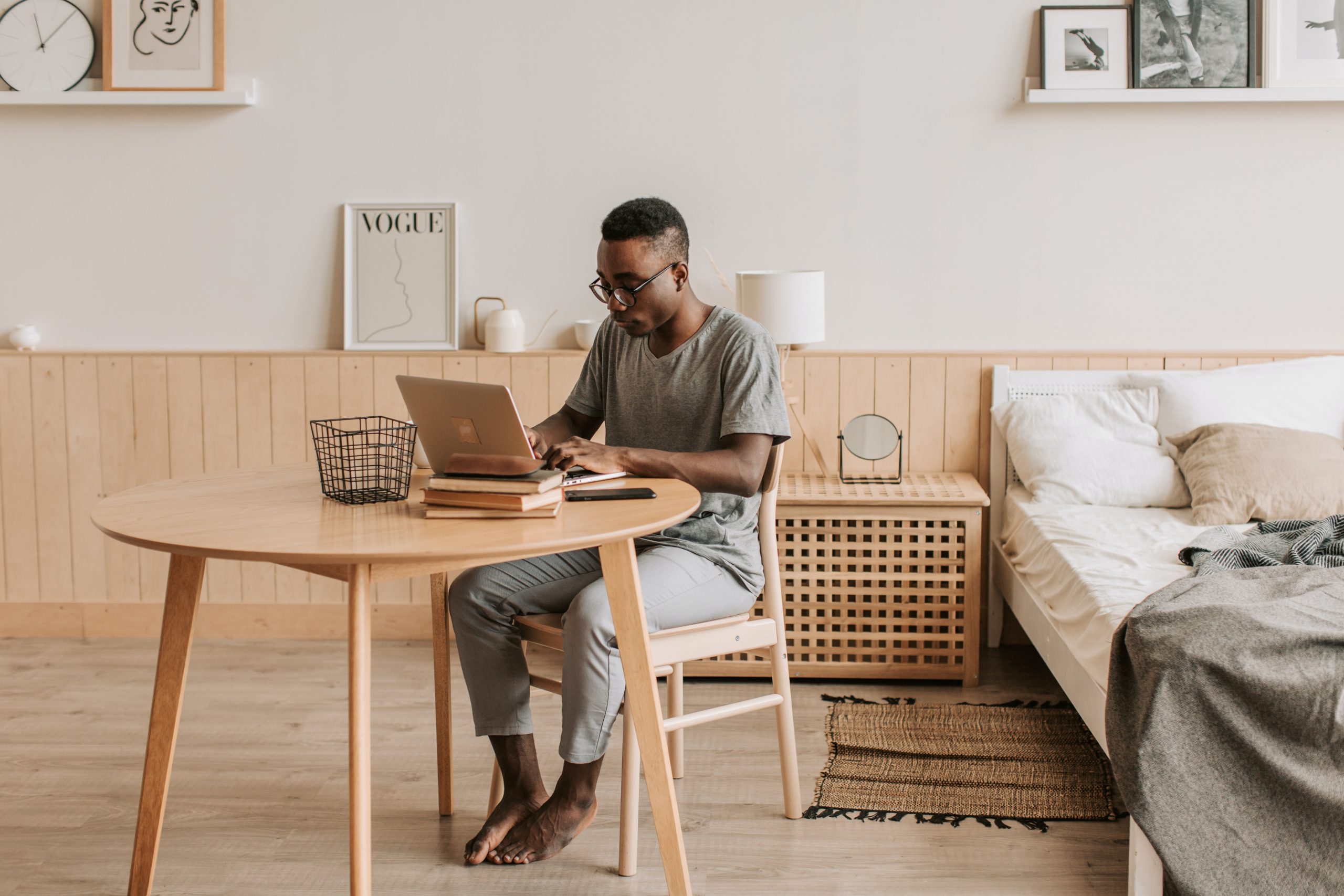 Häusliches Arbeitszimmer in Corona-Zeiten | DHW